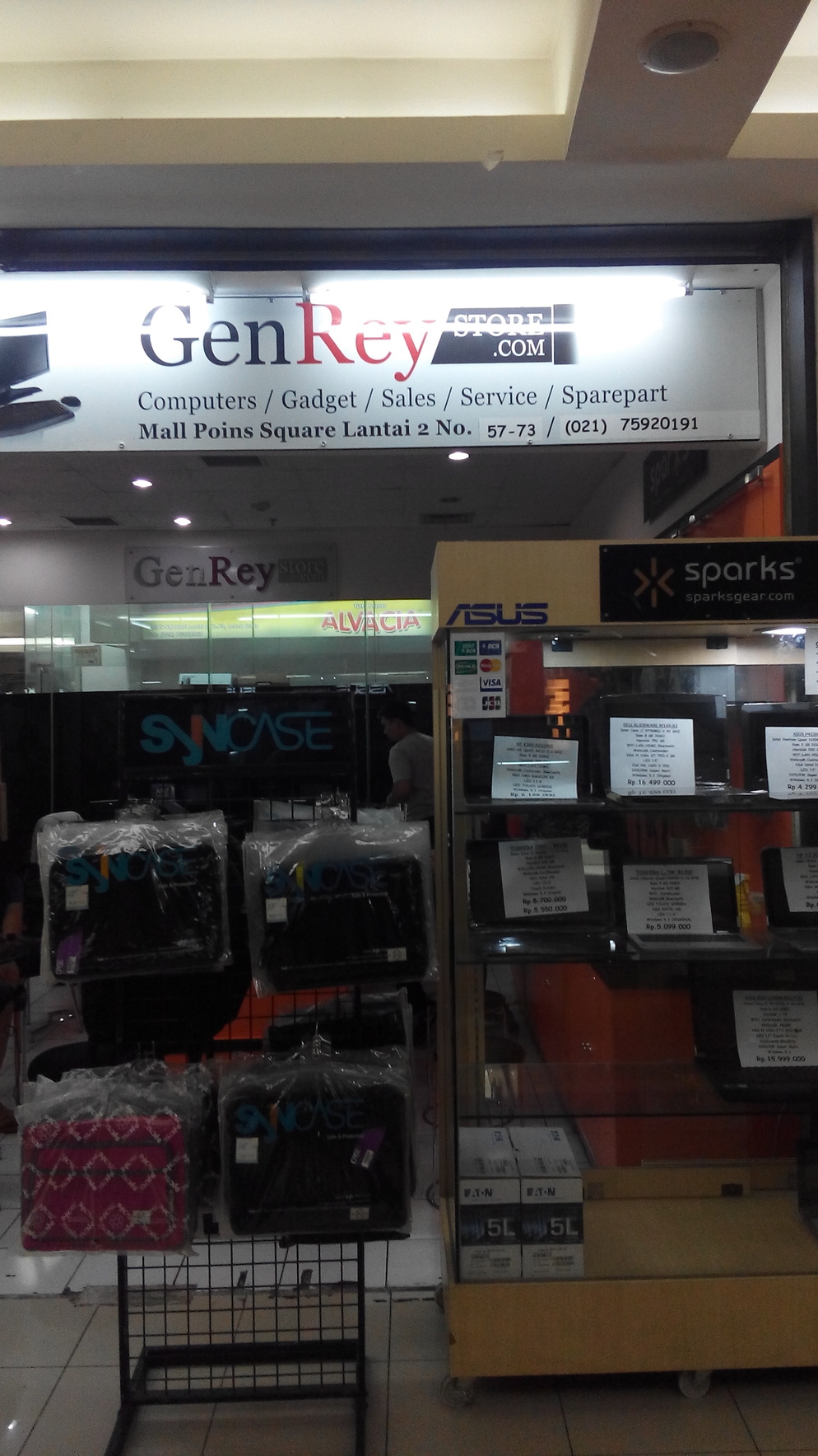 Gen Rey Store JAKARTA - Photos